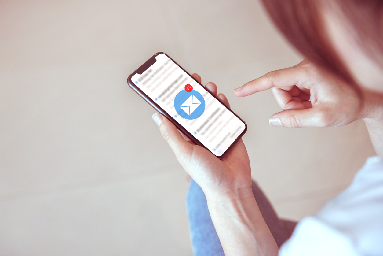 Personalise bank alerts | Latinia